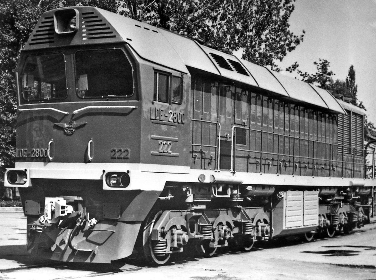 【铁道科普】来自卢甘斯克的“外走廊”——TE114型内燃机车 - 知乎