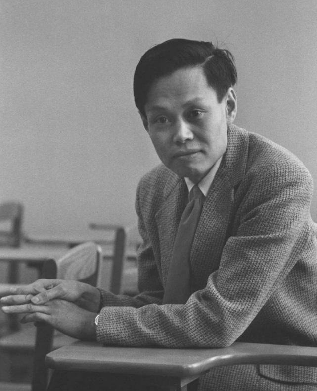 杨振宁教授漫谈：数学和物理的关系 - 知乎