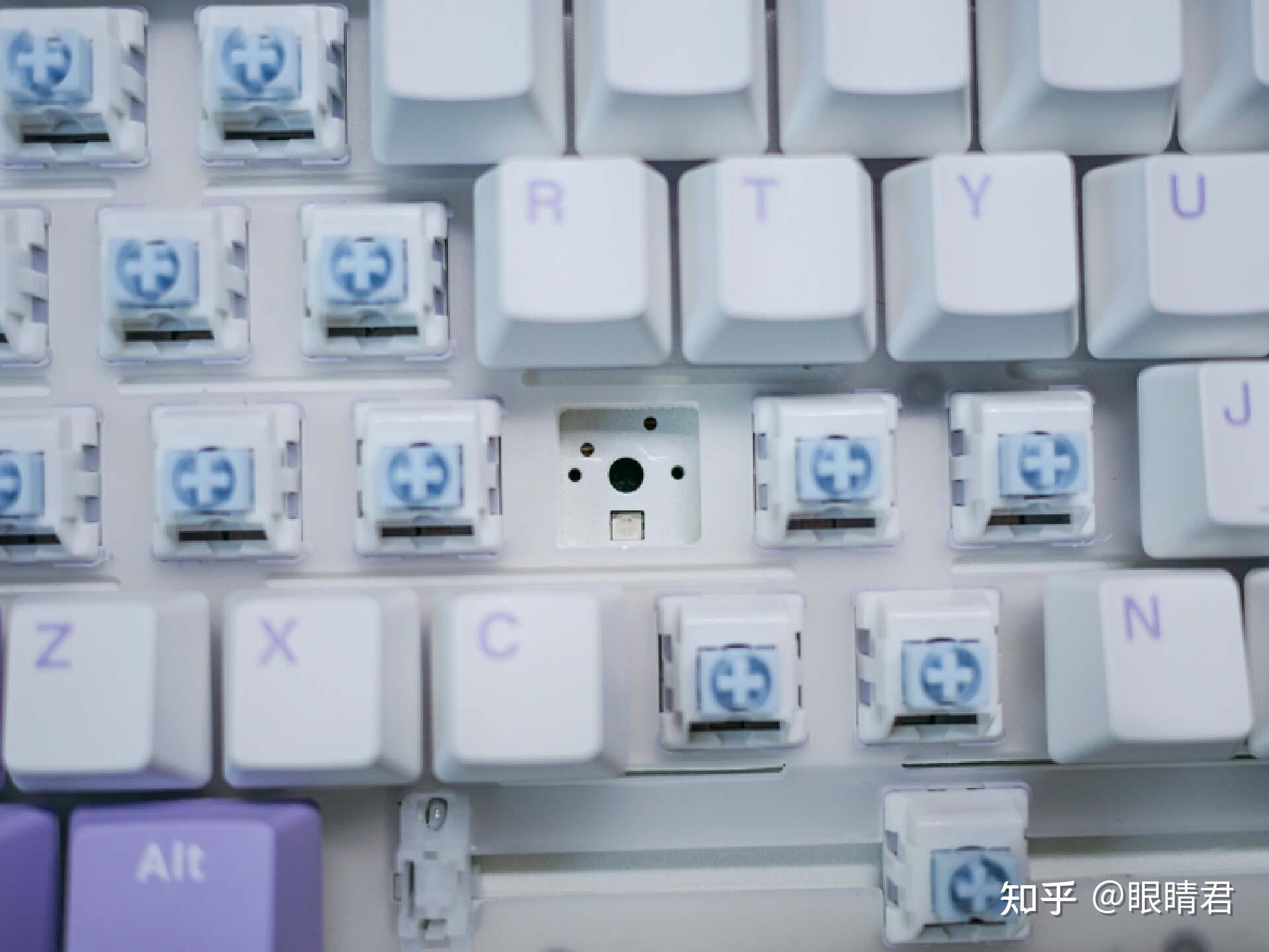 不要太卷！满配三模键盘只要199，黑爵AK820 Pro详解 - 知乎