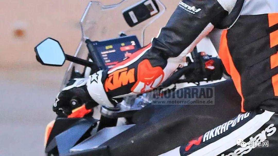 新款KTM 1290DUKE GT曝光，水鸟最强对手？ - 知乎