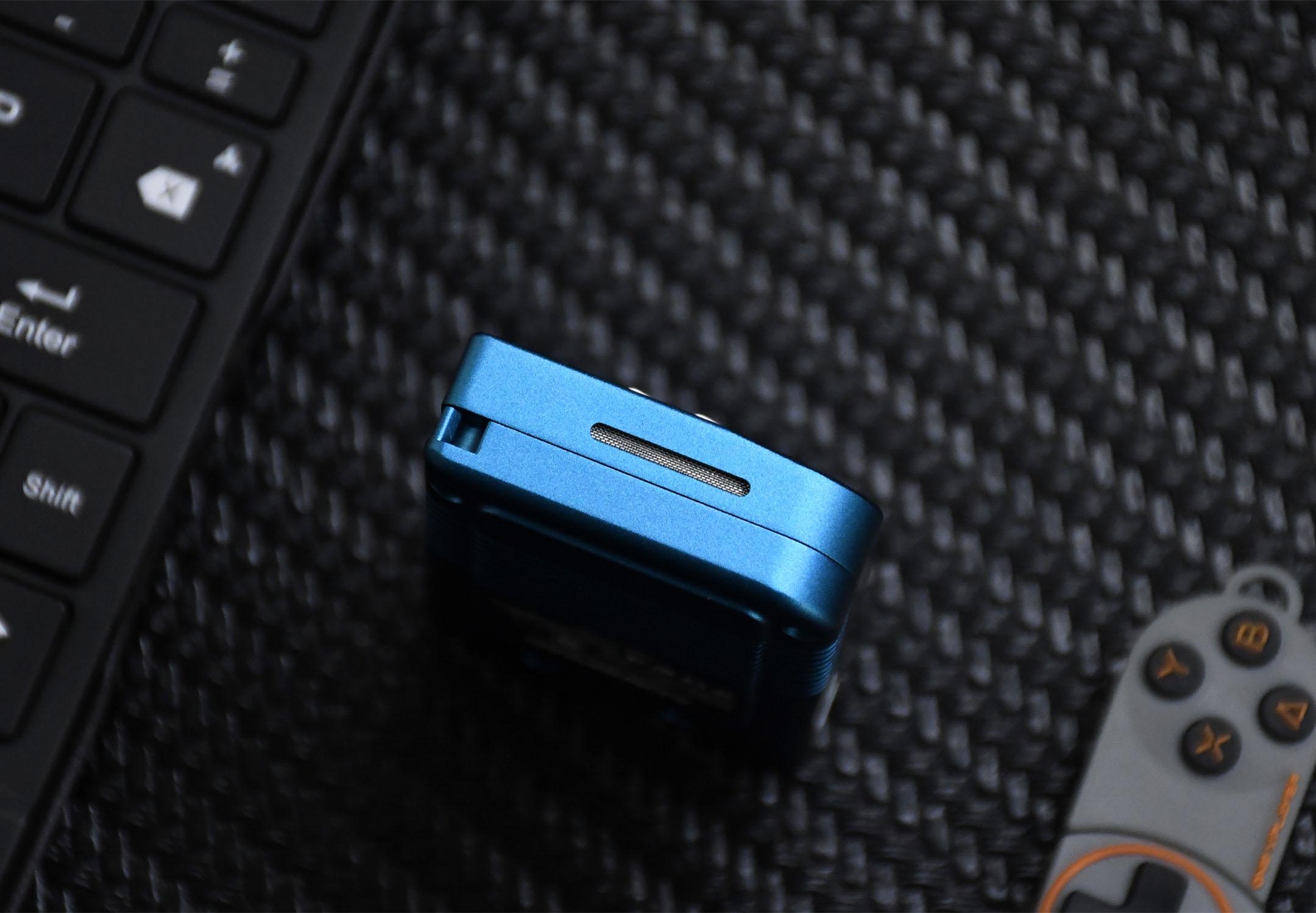 比手掌还小！1.54英寸屏的迷你掌机：ANBERNIC RG Nano评测