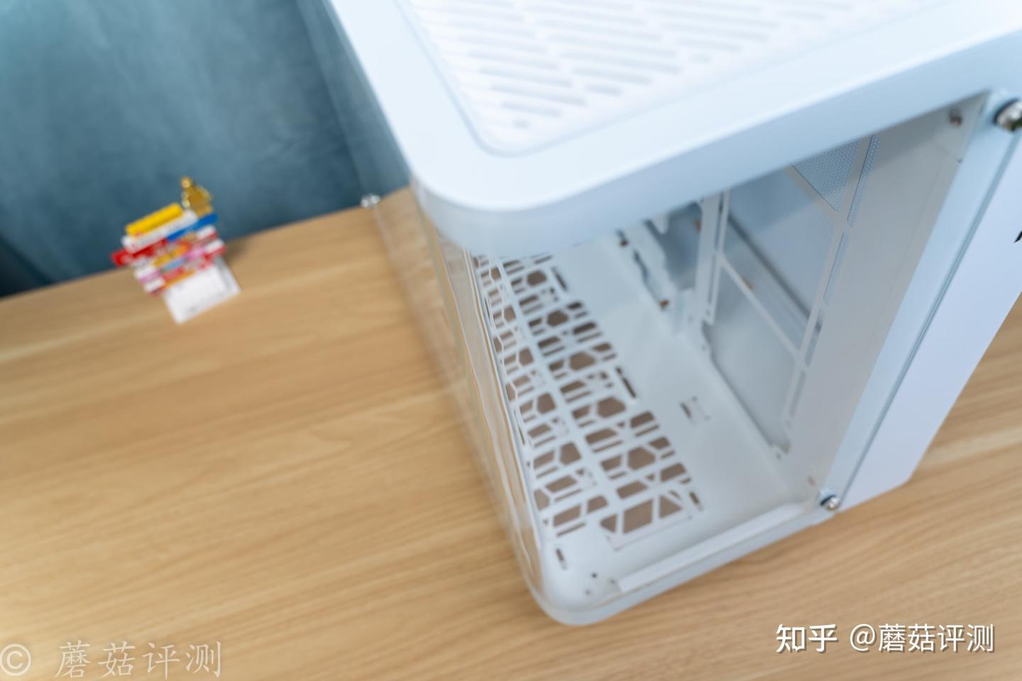 顺滑过渡一体折弯，270度无死角展示硬件，乔思伯TK3曲面海景房ATX机箱 评测 - 知乎