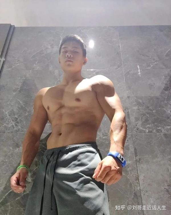 西安体院的直男肉壮小哥,也太诱惑了吧 知乎