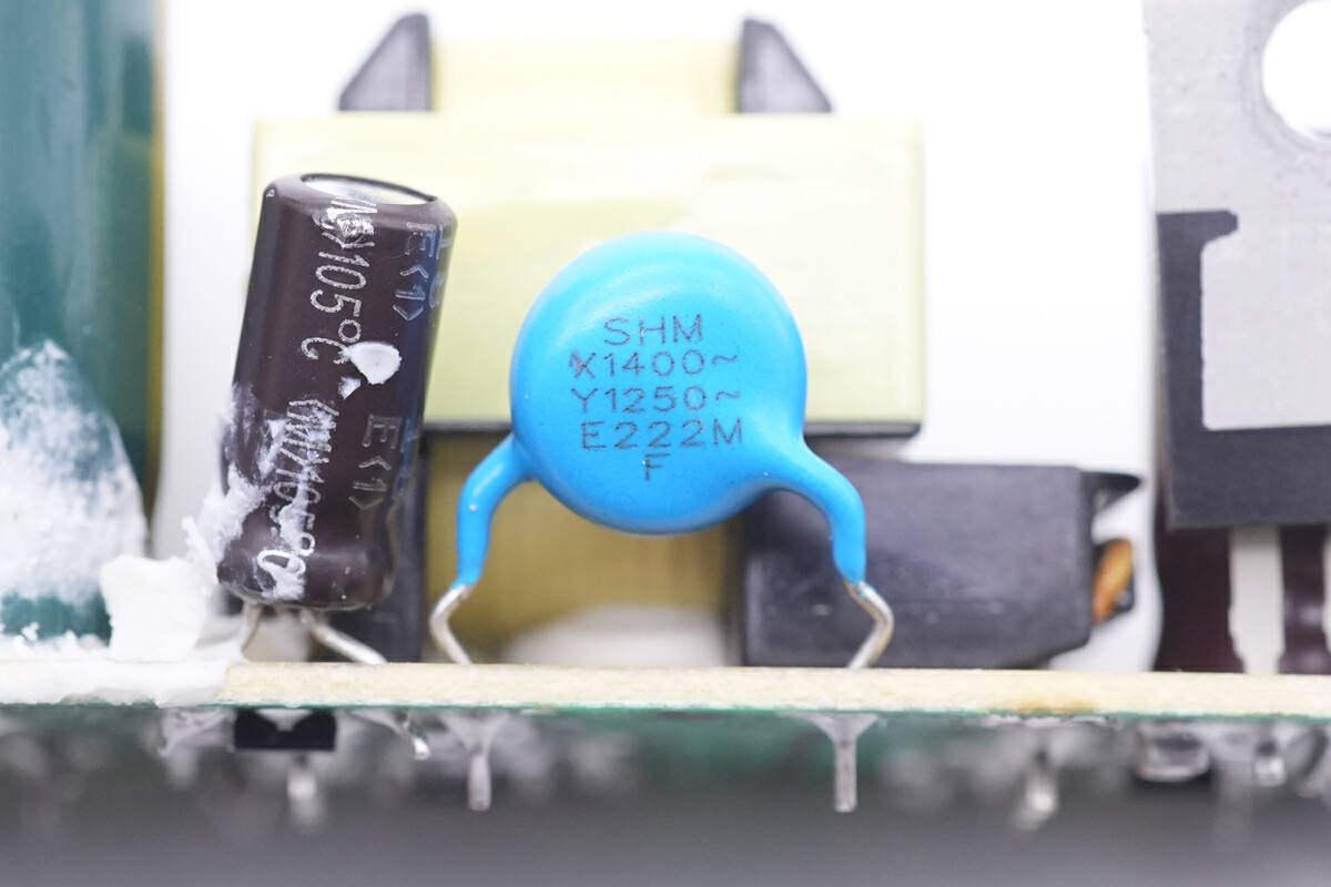 拆解报告：欧陆通24W DC电源适配器 - 知乎