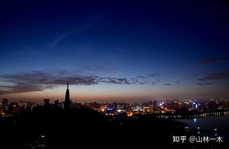 黎明的每一点光给我们太多的憧憬 - 知乎