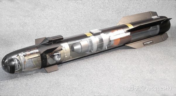 9K121“Vikhr”反坦克导弹与 AGM-114 Hellfire相比如何？ - 知乎