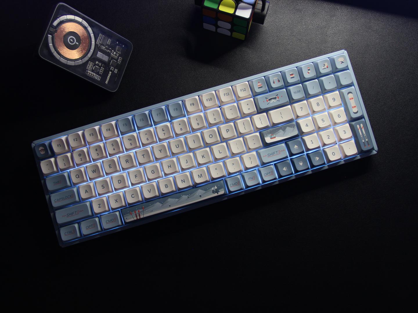 你的电脑桌距离满分颜值只差一个它——IQUNIX F97滑雪 - 知乎