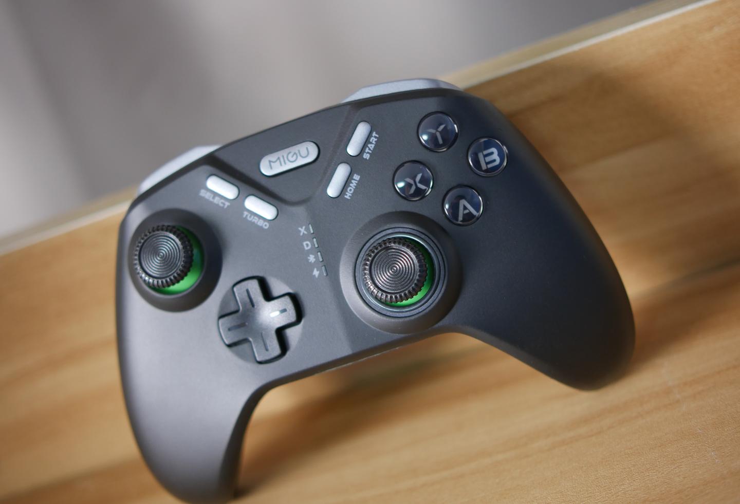 青春的穿越机——咪咕游戏尊享版手柄（M43画幅） - 知乎