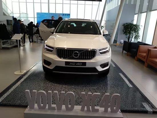 30万SUV选标还是选性能？沃尔沃XC40现已优惠8万元 - 知乎