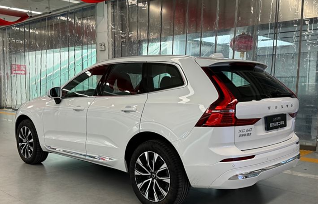 沃尔沃XC60跳水价！40万降到27万，豪华中型SUV还选啥宝马X3 - 知乎