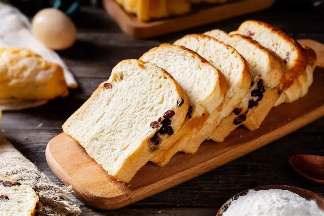 为什么面包放久了会变硬，而饼干会变软？原来是它在"作怪"… - 知乎