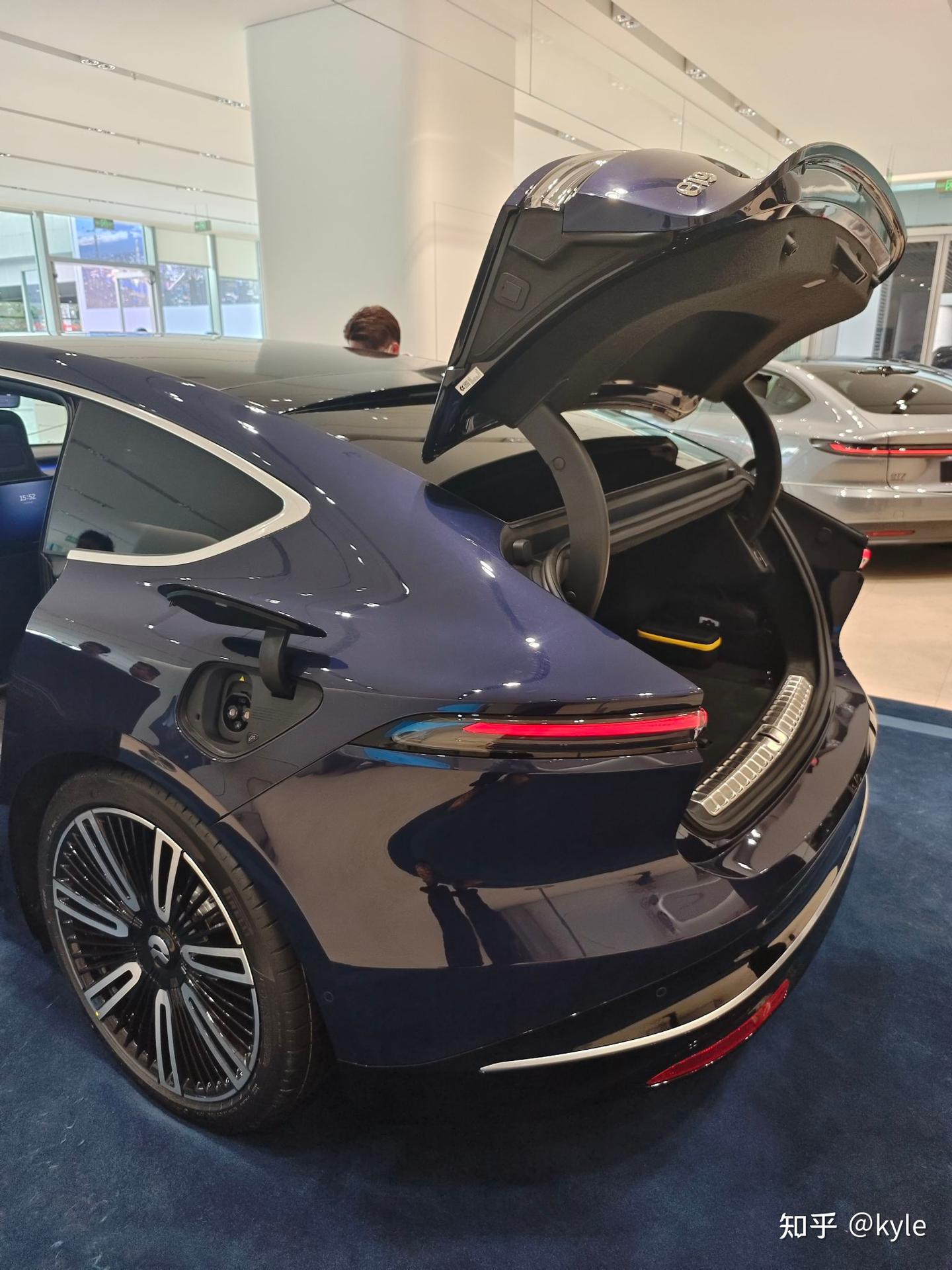 ET9值80万吗，亲自看看 - 知乎