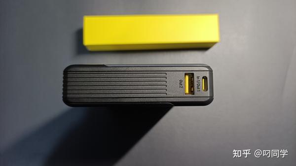 给笔记本充，双100W快充的Aohi充电宝！电芯10年不坏，出差党福音 - 知乎