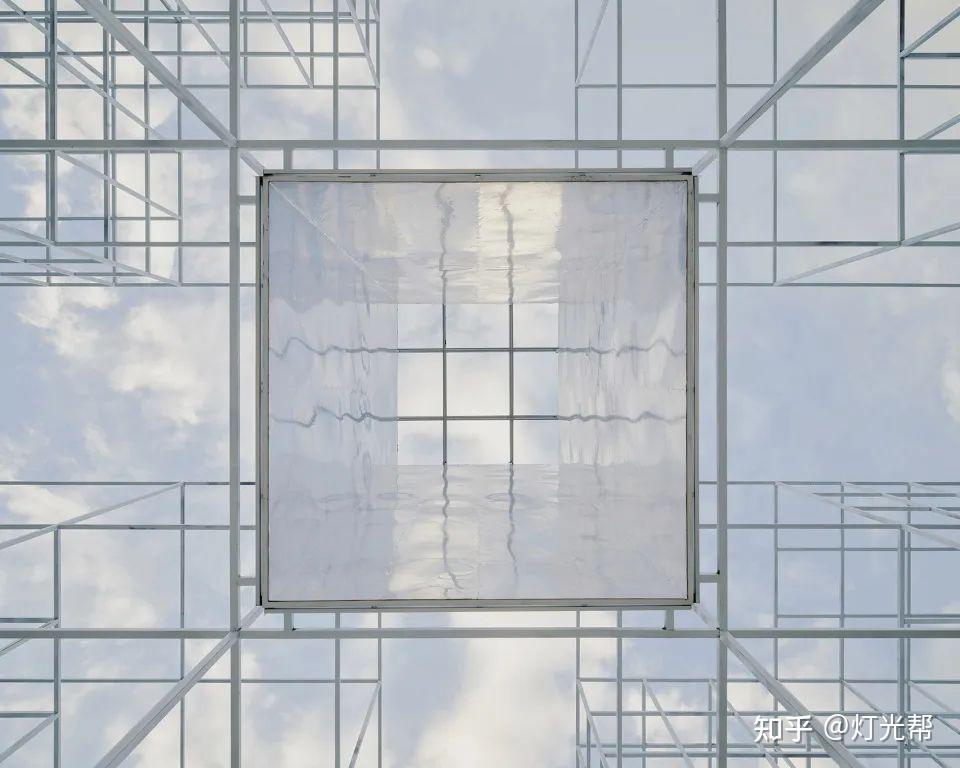 脉动的发光箱体，装置艺术“THE CUBE 谧静立方” - 知乎