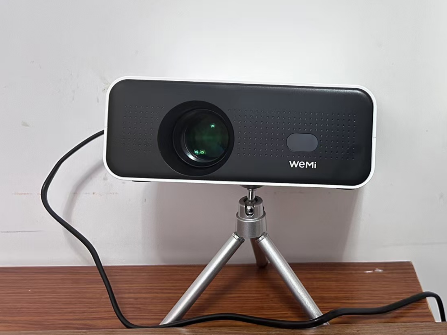 【测评】200块的投影仪，租房神器：微米WEMI L200真实测评，不吹不黑，他能用！ - 知乎