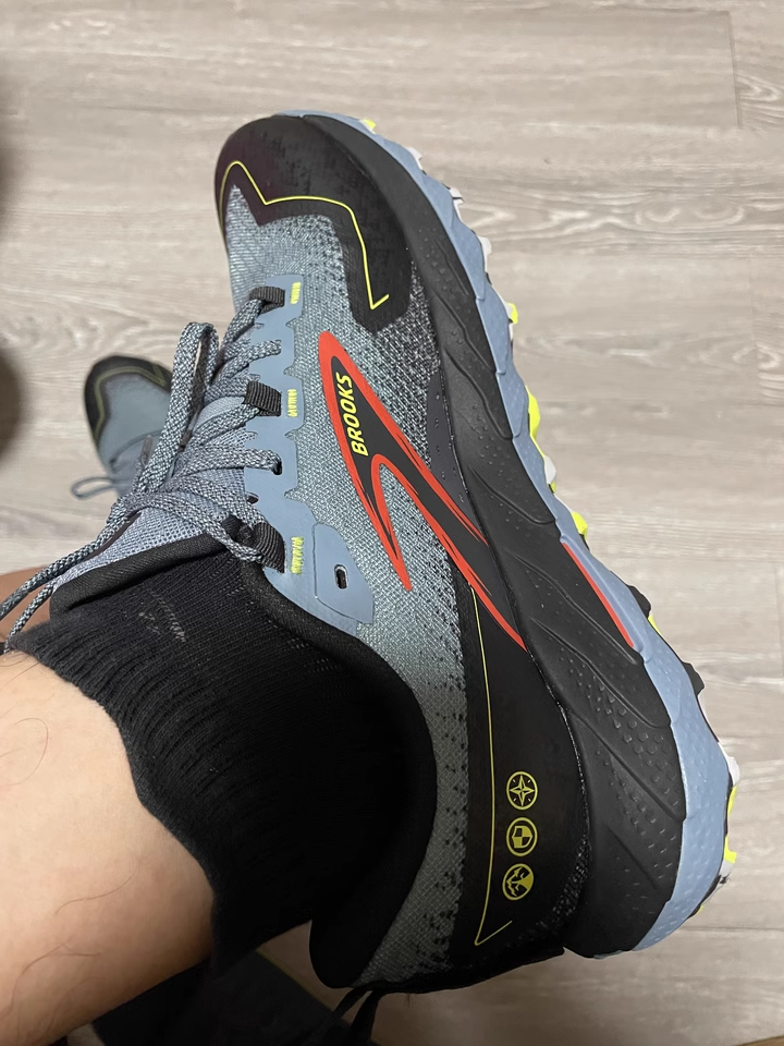 Brooks布鲁克斯专业跑鞋矩阵深度解析，竞速、缓震、越野三大矩阵（2025最新版） - 知乎