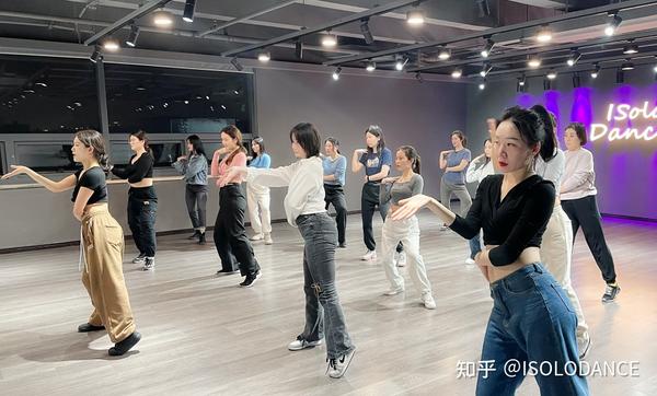 街舞与爵士舞的区别，你真的分得清吗？ - 知乎