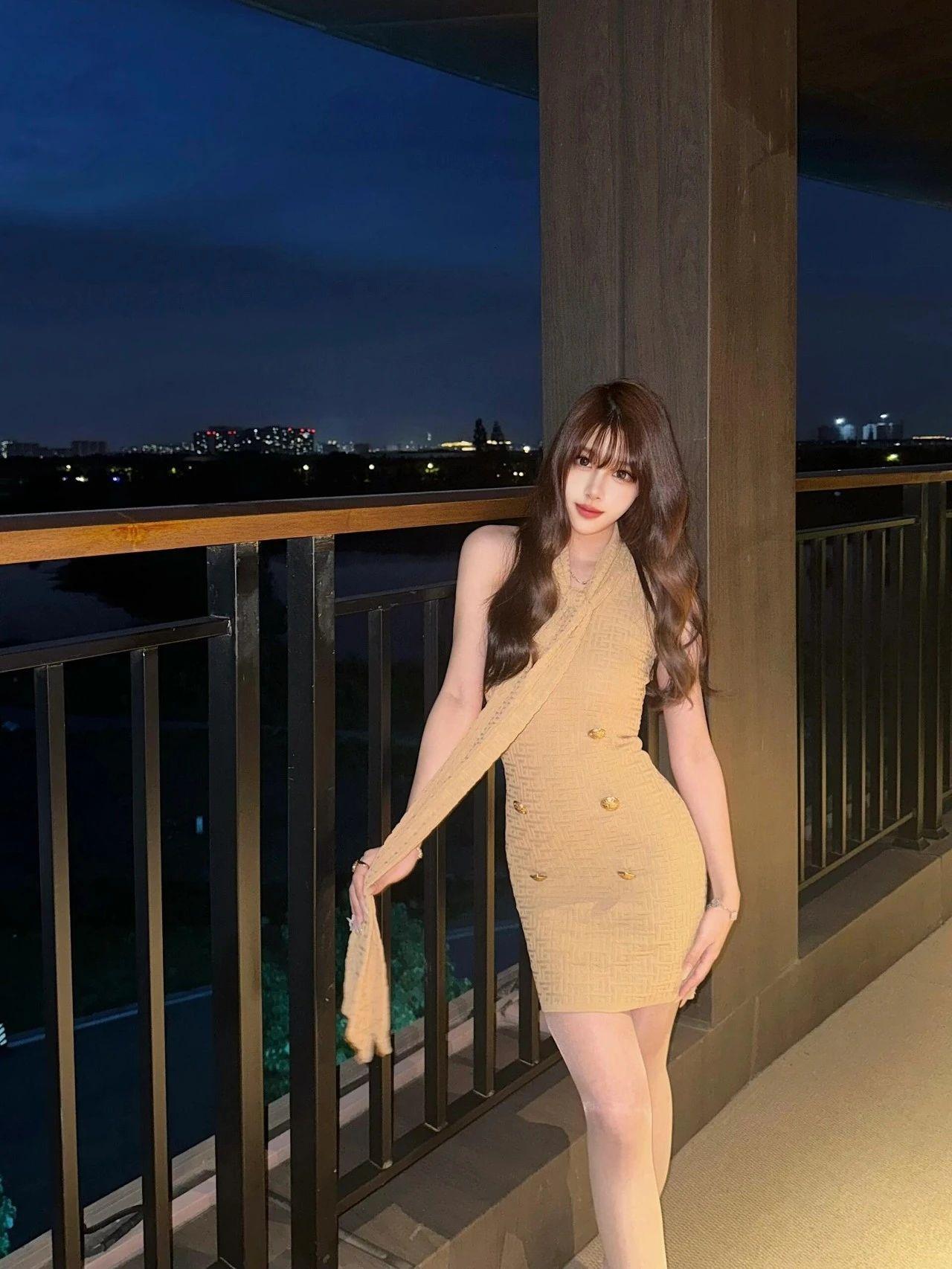 肉丝+裸色长裙 大长腿都这么穿丨166cm 49kg服饰搭配 - 知乎