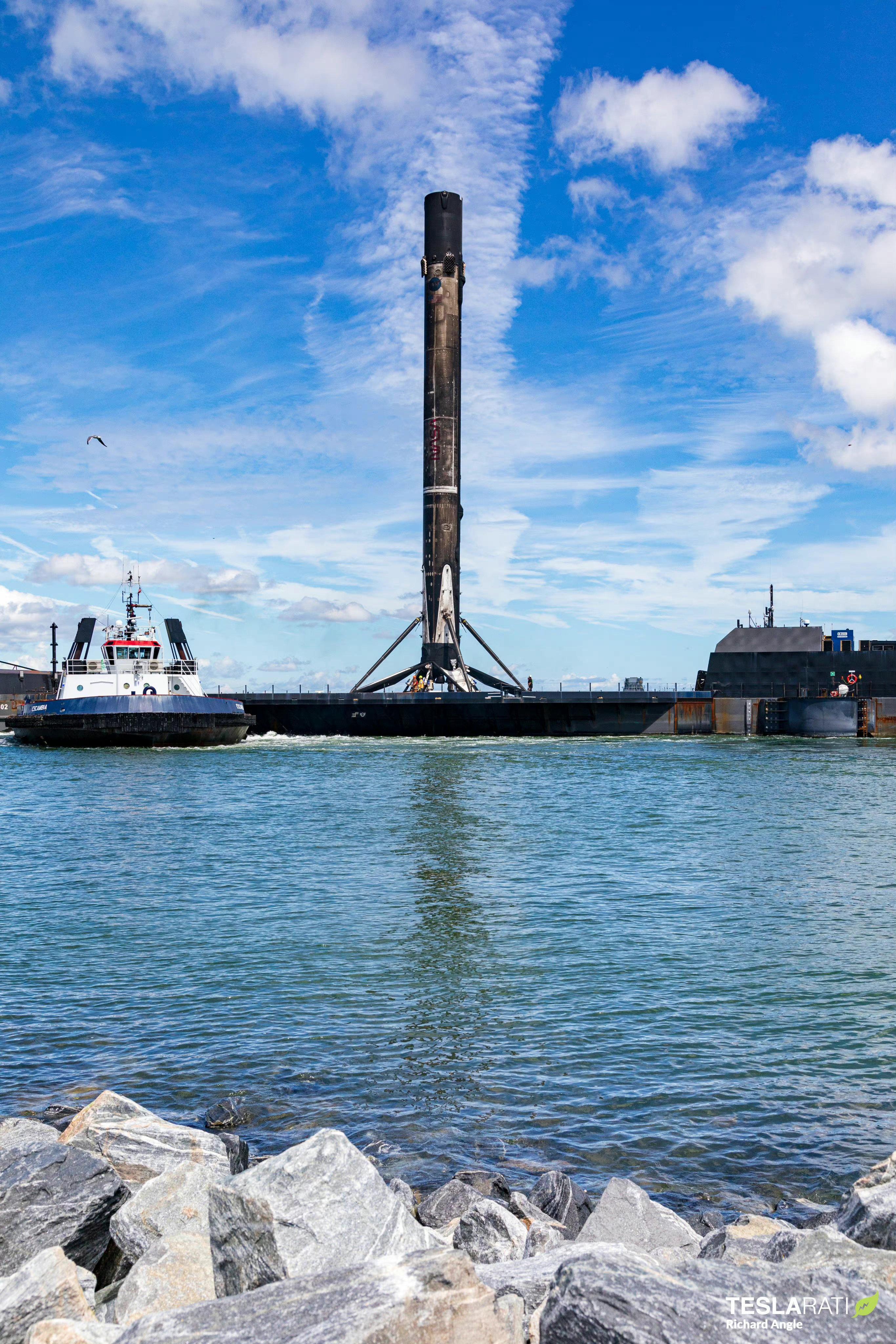 “猎鹰”变“黑鹰”！全球飞行次数最多的火箭回港，继续复用降低成本 - 知乎