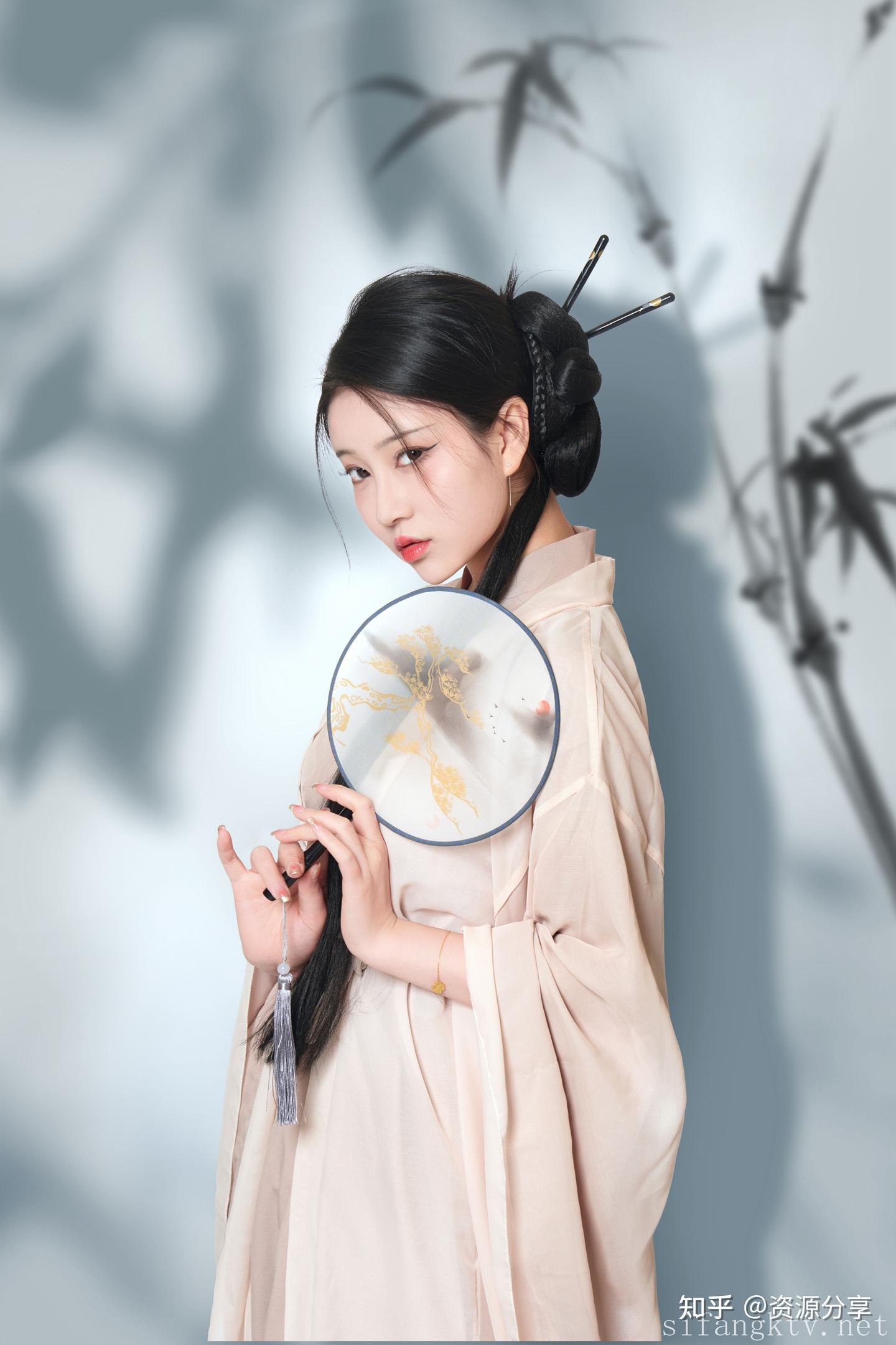 推特模特 年年Nnian 青丝写真 [20P] - 知乎