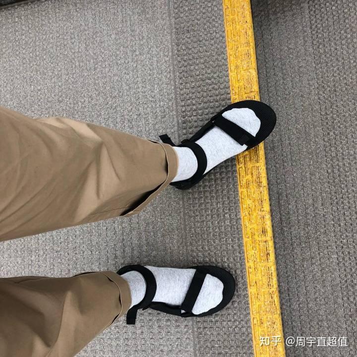 凉鞋配袜子怎么搭配才好看? 知乎