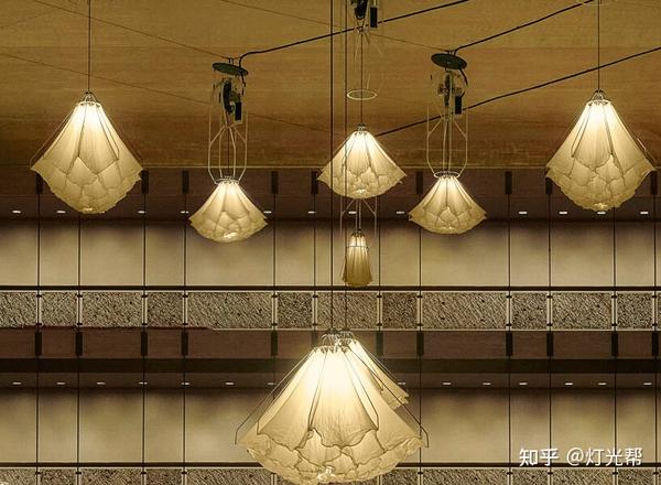 在纽约优雅弹跳的舞蹈之花“shylight” - 知乎