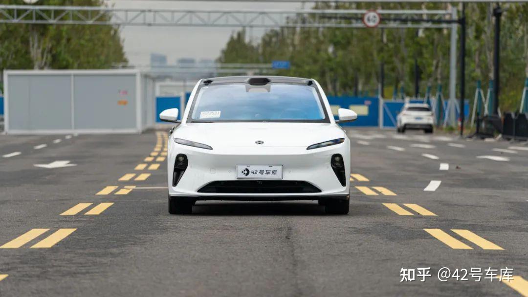 8,000 字详测 ET5 ，只属于驾驶者的蔚来｜42Test - 知乎