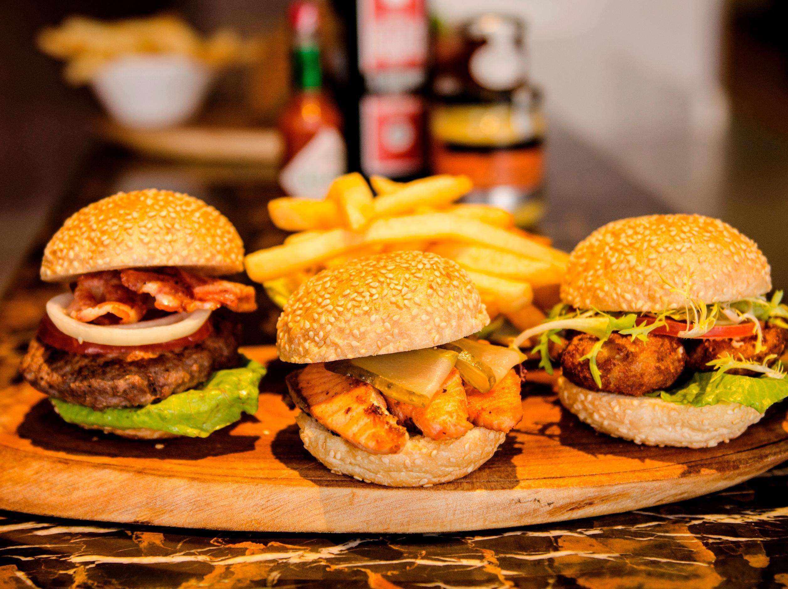 have dinner和eat dinner有什么区别？跟老外交流注意用法 - 知乎