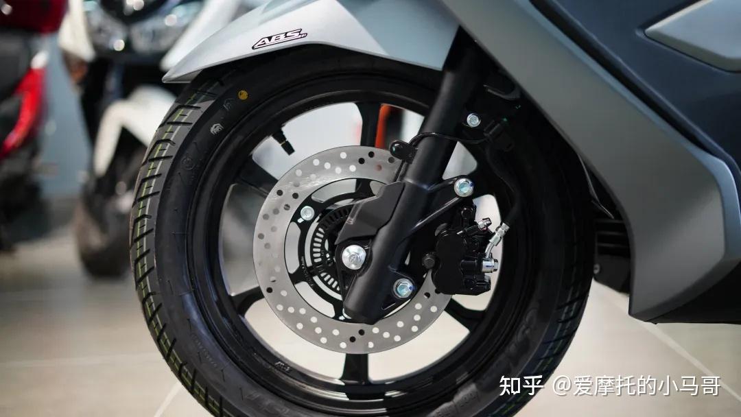 打死不降价的豪爵UHR150到底怎么样《踏板简鉴第2期》 - 知乎