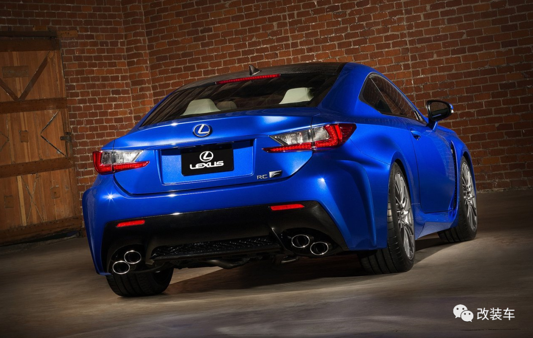 全新宝马M3/M4官改出炉，大门牙+“汽配风”中置四出排气 - 知乎