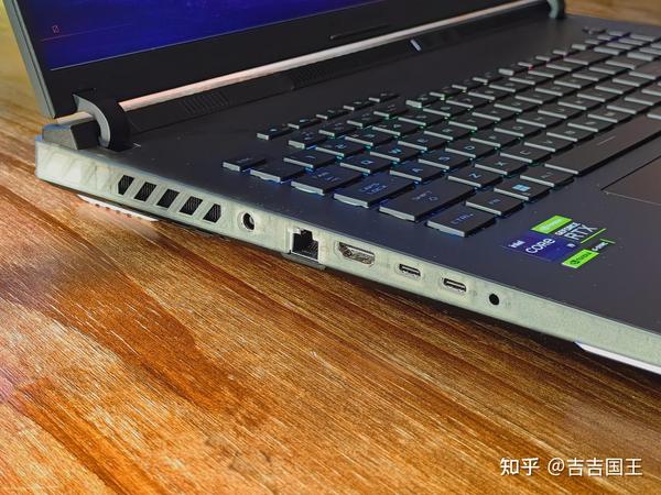 ROG 枪神7Plus超竞版：模具大改！更大更亮更强的40系显卡电竞旗舰游戏本 - 知乎