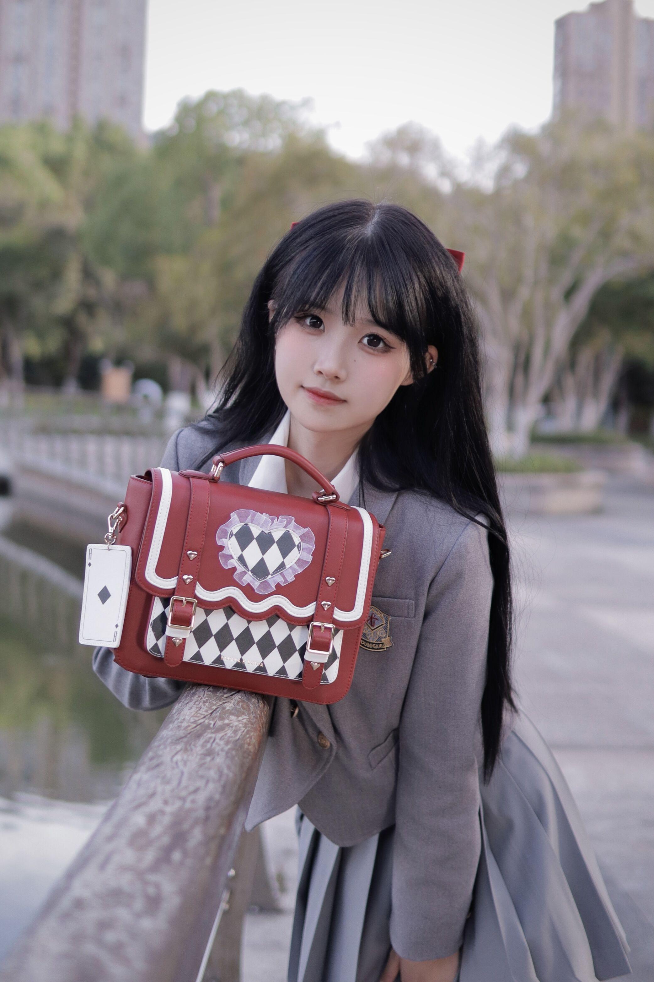 复古or元气我都要！学生党必备：日常超百搭可爱jk制服包 - 知乎