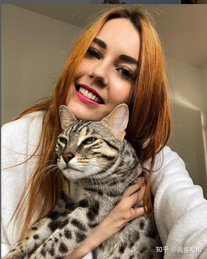 查理·雷德 (Charlie Red)来自捷克共和国的美女 - 知乎