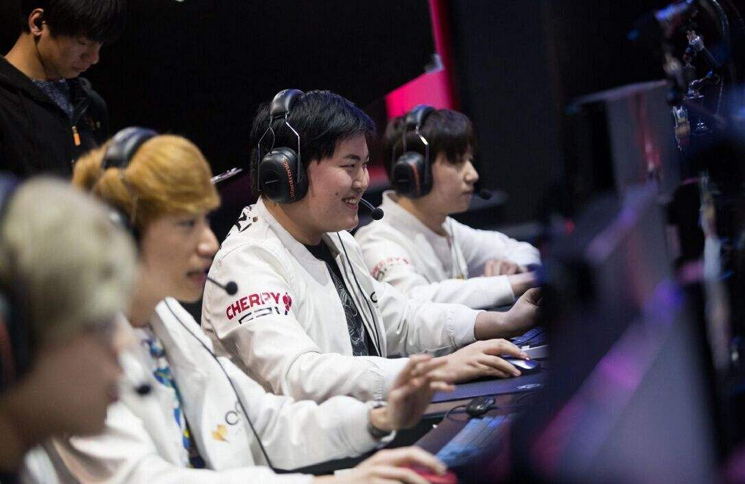 六年无冠，一年六冠：守得云开见月明的“Uzi”简自豪 - 知乎