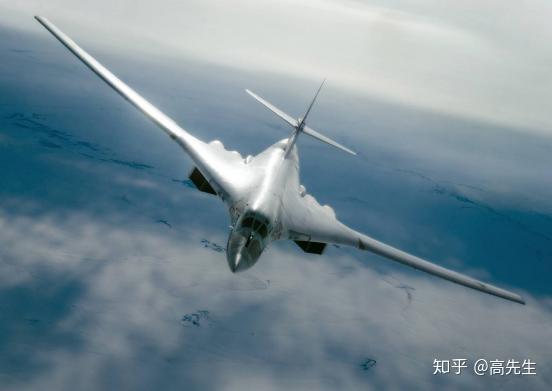 西伯利亚上空飞舞的“白天鹅”，俄军Ty-160战略轰炸机 - 知乎