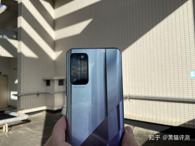 暴力解锁100%性能！90Hz+麒麟820+180Hz，荣耀X10全面评测 - 知乎