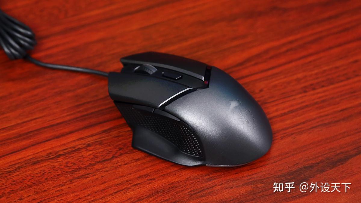 微星CLUTCH GM20 ELITE游戏鼠标评测：性能升级，手感出众