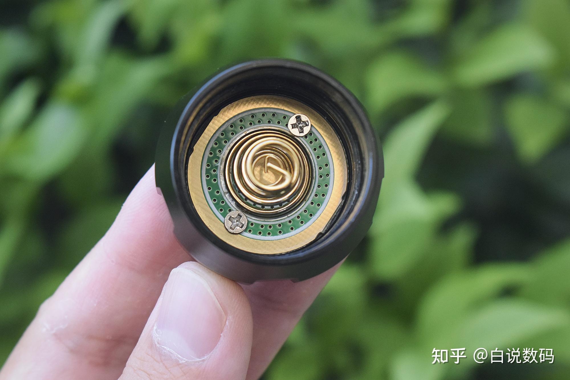 上万流明亮度的极致体验，Sofirn索菲恩DL70潜水手电赏玩 - 知乎