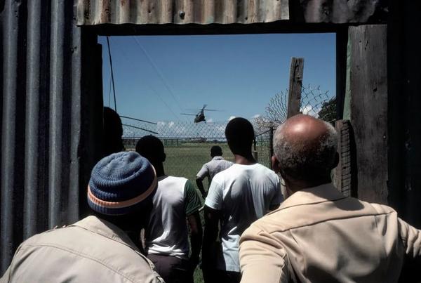 Alex Webb | 全集：99%的街拍照片都是失败的 - 知乎