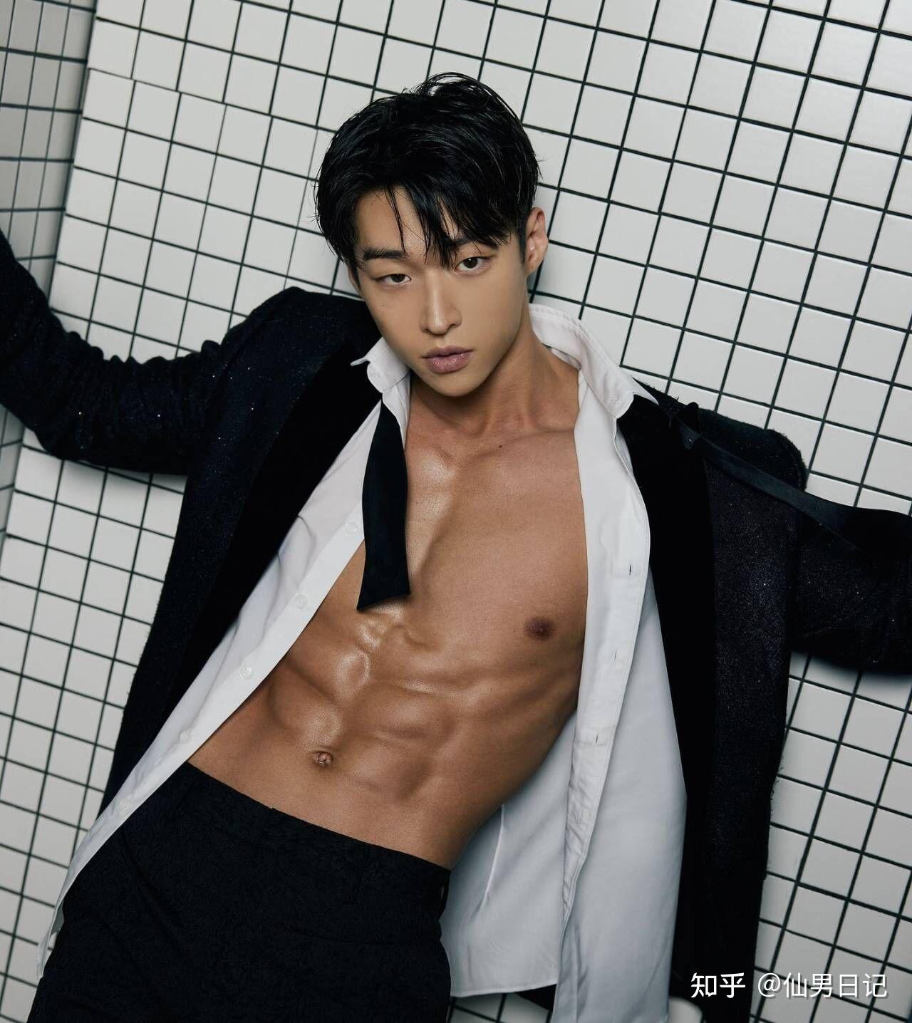 运动员转型做男模！黑皮腹肌尺度有点大啊 - 知乎