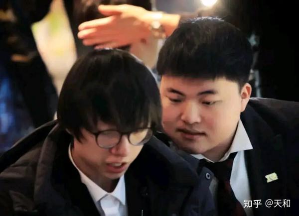 MLXG曝光uzi的转会费，最巅峰的S9时期，想买他要半个亿 - 知乎