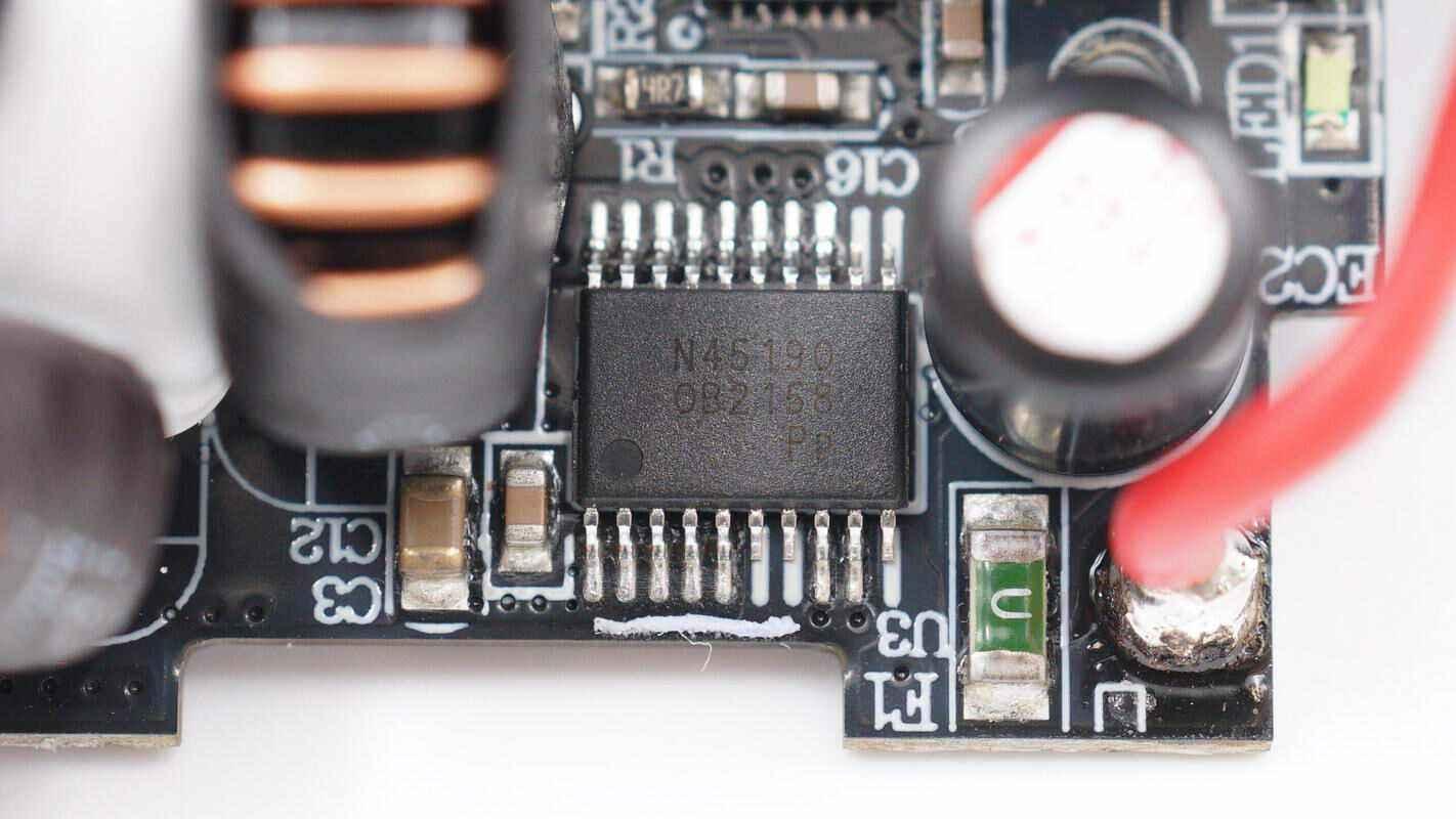 拆解报告：Baseus倍思120W 2A2C多口快充车载充电器CCBX-120C2X - 知乎