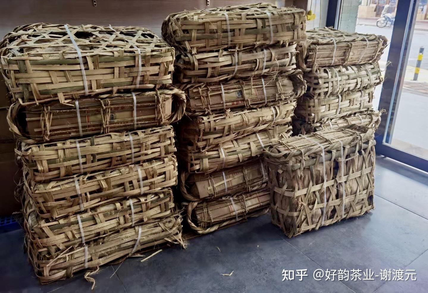 2005年 车顺号沱茶 易武生普洱沱茶 瑞贡天朝,二两沱,一条五沱,云南易武传统手工石磨压制,条索显毫,仓储干净,汤色橙黄通透,滋味柔甜,回甘
