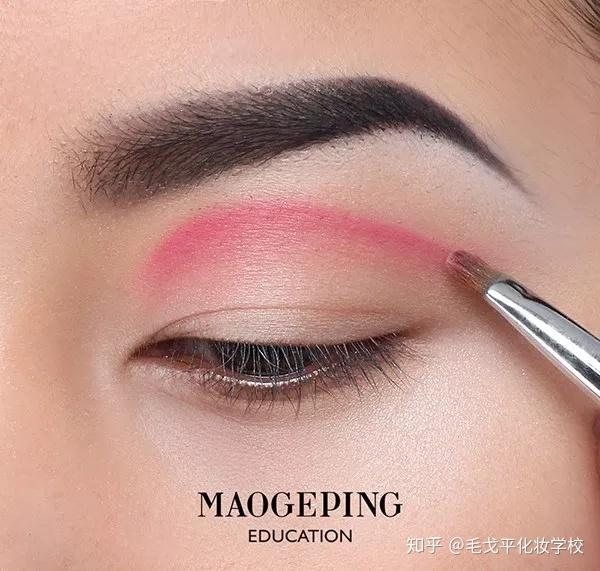 欧式深邃大眼妆怎么画?这样画眼妆才是真的漂亮! 知乎