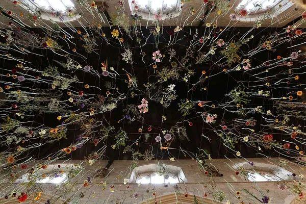 花艺装置艺术家Rebecca Louise Law | 爱马仕的私密晚宴秀翻全场 - 知乎