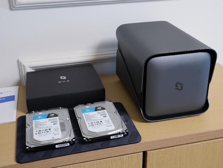 极空间Z4 Pro使用体验分享，到手即用的0门槛轻NAS推荐，分享一下NAS这款产品究竟给我带来了哪些便利？ - 知乎