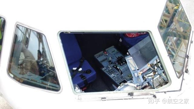 空中爆裂的A319风挡玻璃，18年四川航空8633号航班 - 知乎