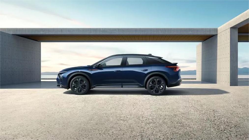 特点鲜明的跨界车 凡尔赛C5X售价14.37万起 - 知乎