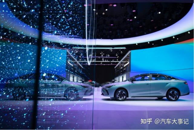 超电智能座舱+L2级智驾系统！几何G6/M6预售15.28万元起 - 知乎