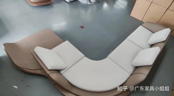 被迪丽热巴一屁股坐火的 Reflex segno 沙发 - 知乎